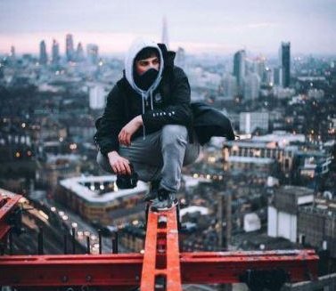 जानलेवा Rooftopping Selfie: Selfie के दीवाने लोग, Perfect Selfie के लिए लगा रहे हैं जान की बाज़ी ...