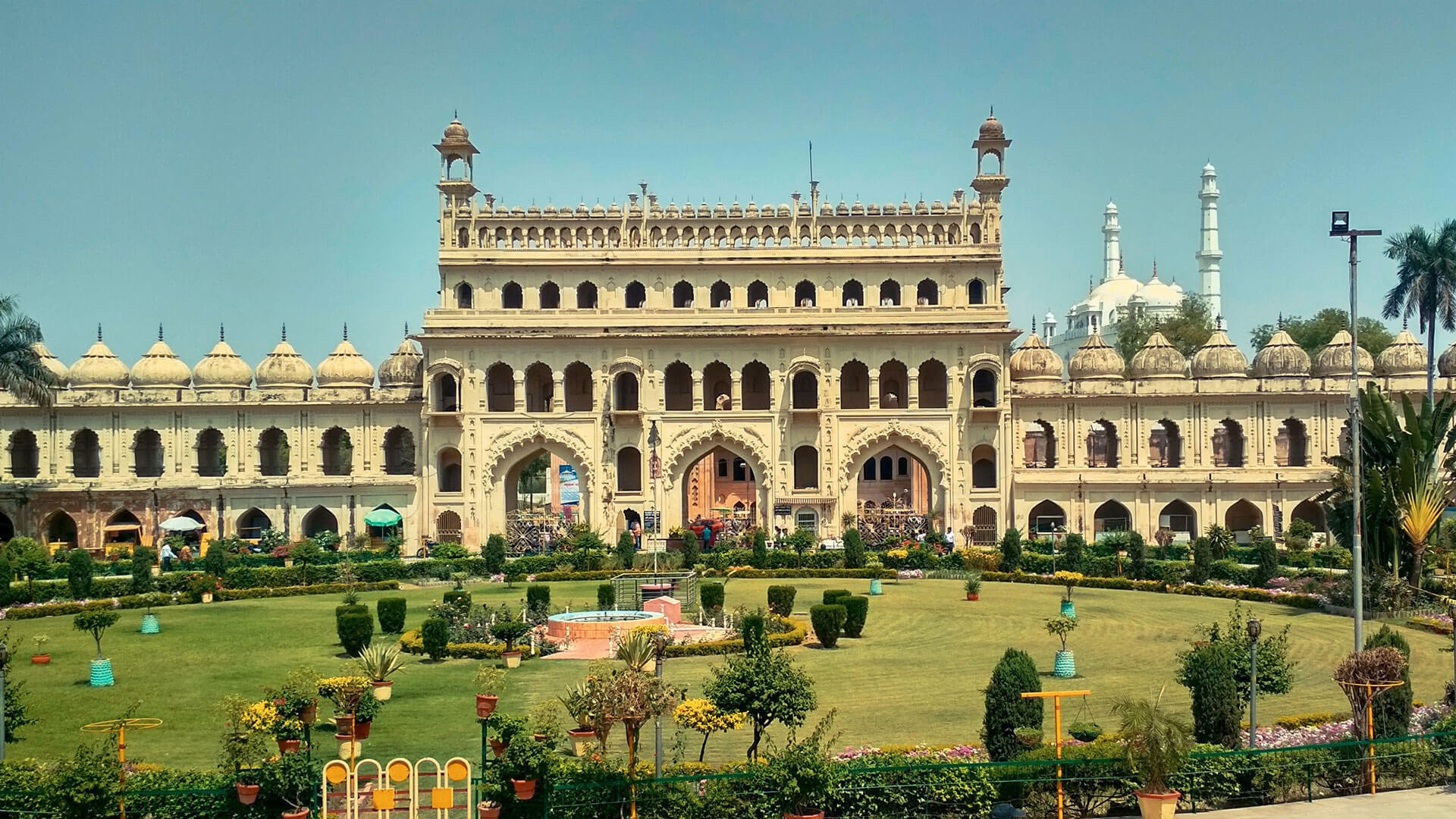 These are the 8 most haunted places of Lucknow.