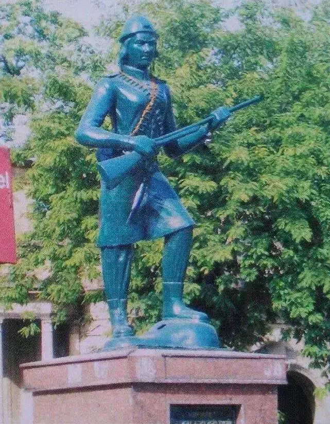 story of female freedom fighter uda devi pasi. वीरांगना ऊदा देवी पासी ...