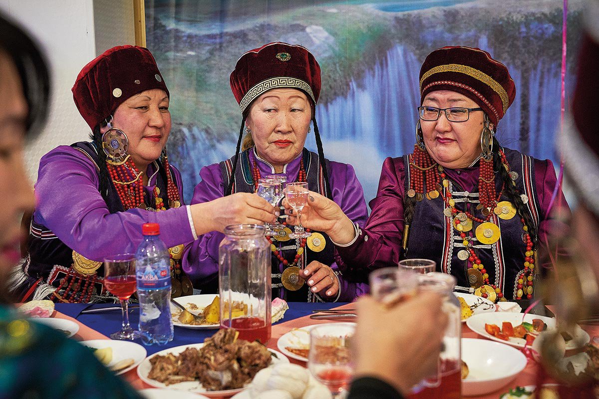 12 Photos of The Lake Baikal Zen Stones