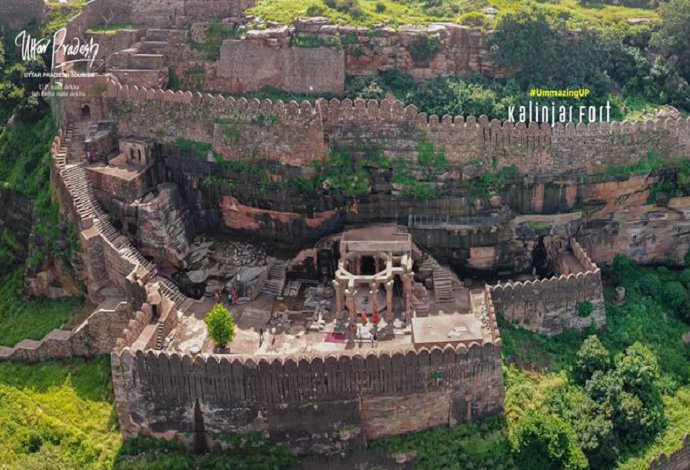 Kalinjar Fort कहां है, इसे अपराजेय क़िलों में क्यों गिना जाता है?