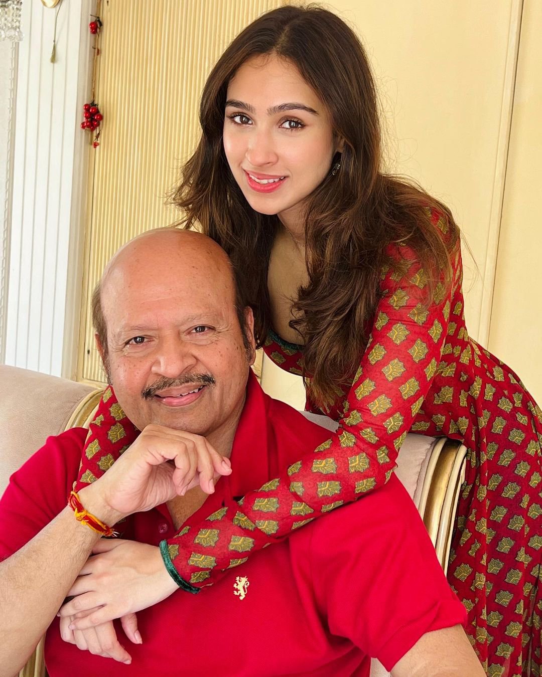 Who is Pashmina Roshan | जानिए कौन इश्क विश्क की एक्ट्रेस पश्मीना रोशन