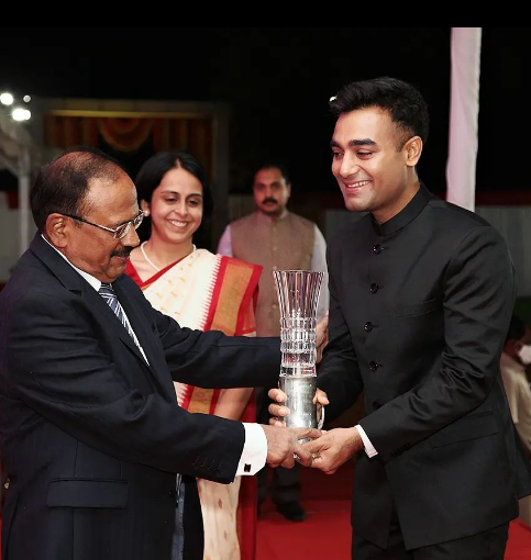 UPSC Success Story Of IAS Himanshu Gupta