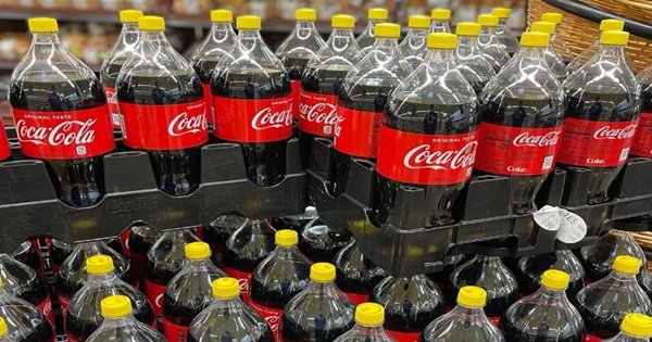 Find out what yellow cap Coca-Cola bottles mean. कोको कोला की बोतल पर ...