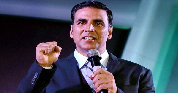 Akshay Kumar signed his first film Deedar right after getting thrown ...