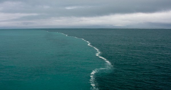 हिन्द महासागर और प्रशांत महासागर आपस में मिलते तो हैं, लेकिन मिक्स नहीं ...