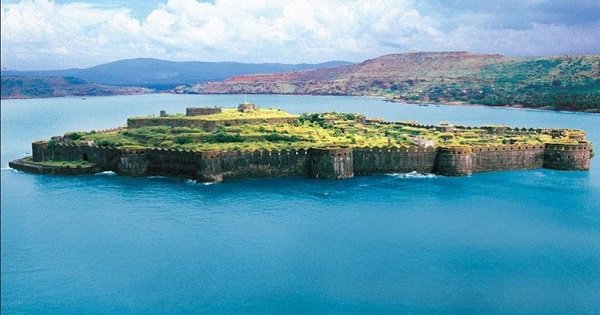 Janjira Fort or the Janjira Jal-durg is one of the most impressive ...