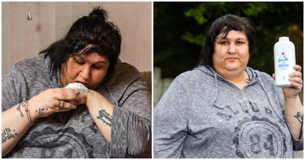 Woman Eating Talcum Powder. महिला जॉनसन बेबी पाउडर खाती है.